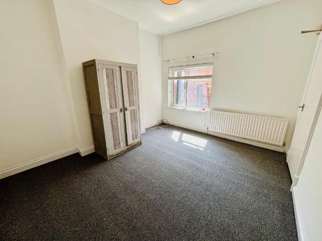 1 bedroom Flat To Let