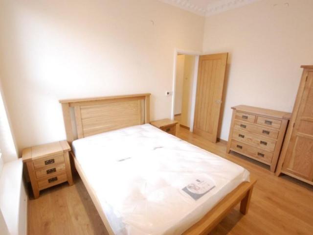 1 bedroom Flat To Let
