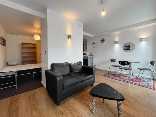 1 bedroom Flat To Let