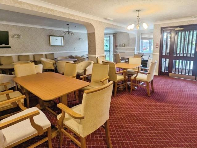 1 bedroom Flat To Let