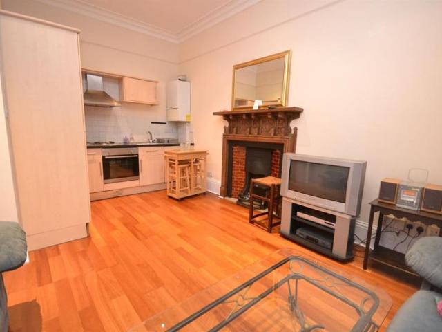 1 bedroom Flat To Let