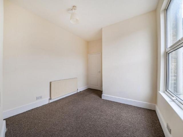 1 bedroom Flat To Let
