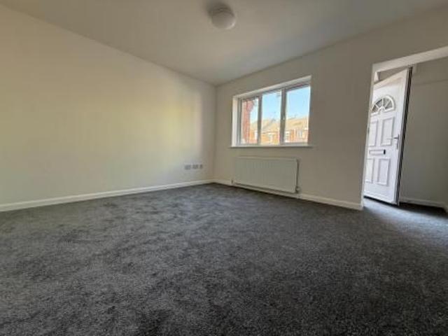 1 bedroom Flat To Let
