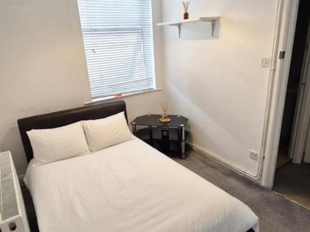1 bedroom Flat To Let