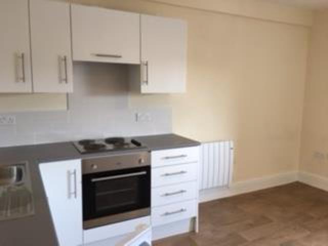 1 Bedroom Flat To Let in Wrexham, LL11