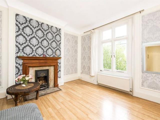 1 bedroom Flat to let Priory Road, West Hampstead NW6