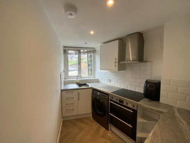 1 bedroom Flat To Let Total Size: 453 SQ FT
