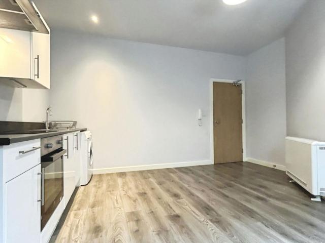 1 bedroom Flat To Let Total Size: 593 SQ FT