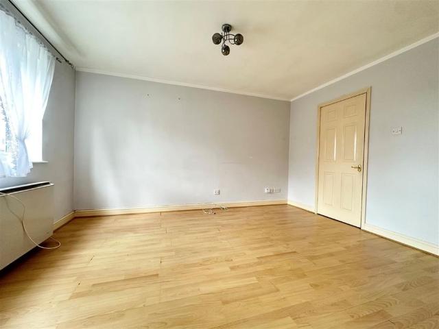 1 bedroom Flat To Let Total Size: 862 SQ FT