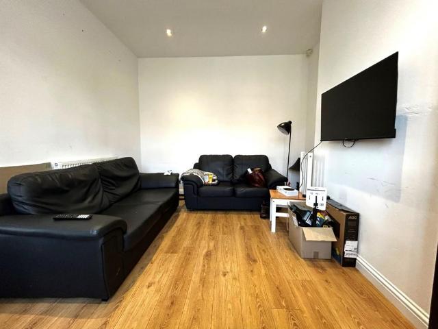 1 bedroom Flat To Let Total Size: 1228 SQ FT