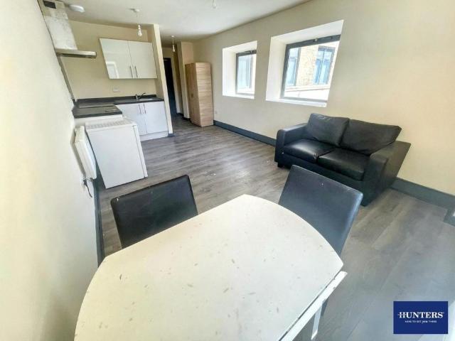 1 bedroom Flat To Let Total Size: 255 SQ FT