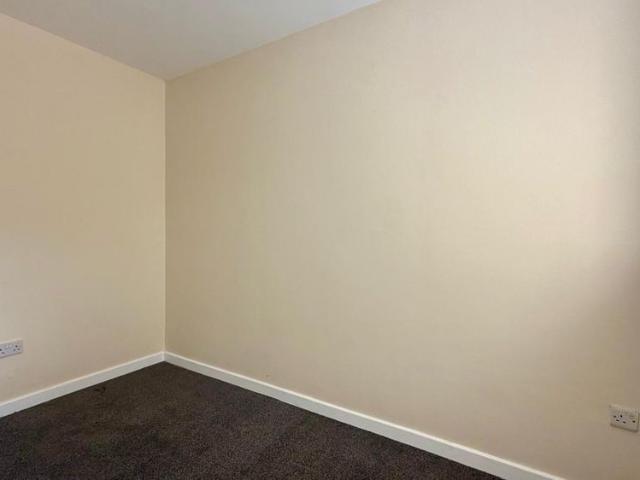 1 bedroom Flat To Let Total Size: 377 SQ FT