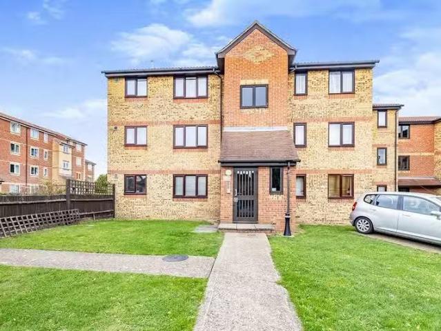 1 bedroom Flat to rent, Mull House, Himalayan Way, WD18 £1,05.