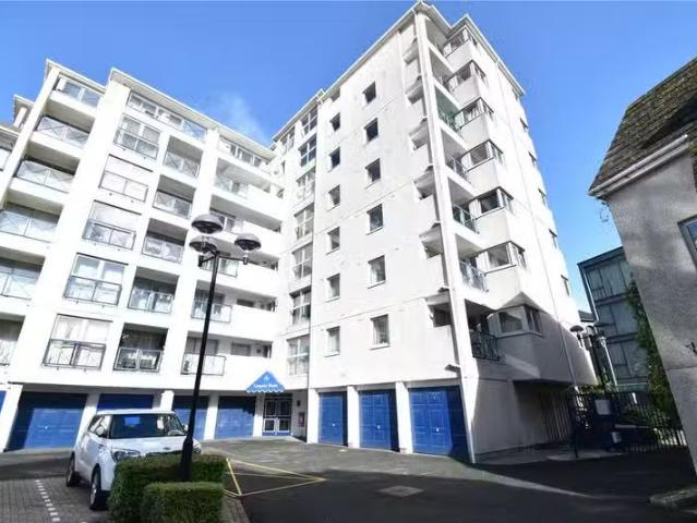 1 bedroom Flat to rent, Mariners Court, Lower Street, PL4 £77.