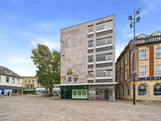 1 bedroom Flat to rent, Market Square, Northampton, NN1 £895.