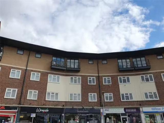 1 bedroom Flat to rent, Meadfield Road, Langley, SL3 £1,200 pcm
