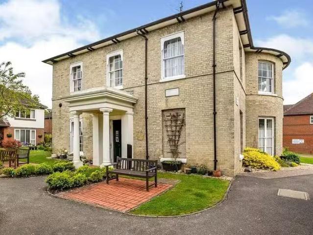 1 bedroom Flat to rent, Northwood Square, Fareham, PO16 £1,00.
