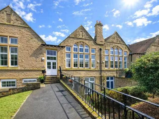 1 bedroom Flat to rent, Old School Way, Baildon, BD17 £925 pcm