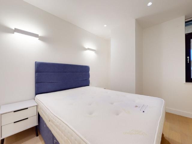 1 bedroom flat to rent on New Horizons Court, London