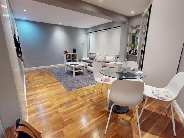 1 bedroom flat to rent on Ovington Gardens, London