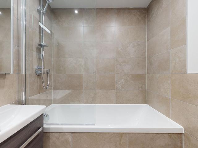 1 bedroom flat to rent on Olympic Way, London