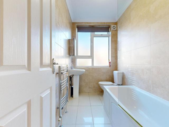1 bedroom flat to rent on Archway Road, London