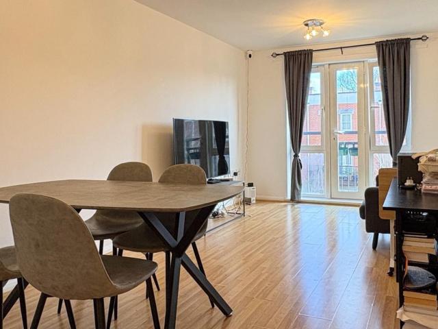 1 bedroom flat to rent on Brewhouse Lane, London