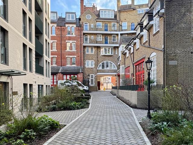 1 bedroom flat to rent on Brigade Mews, London