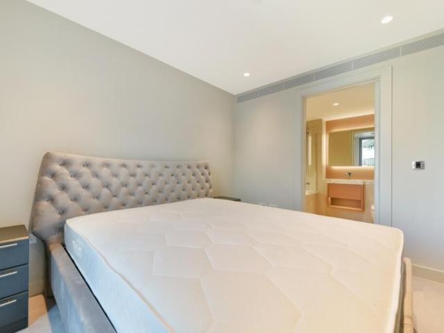 1 bedroom flat to rent on Canalside Walk, London