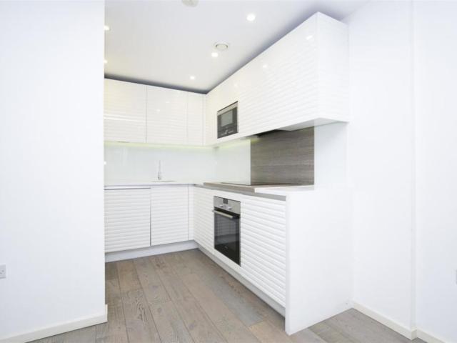1 bedroom flat to rent on Central Street, London