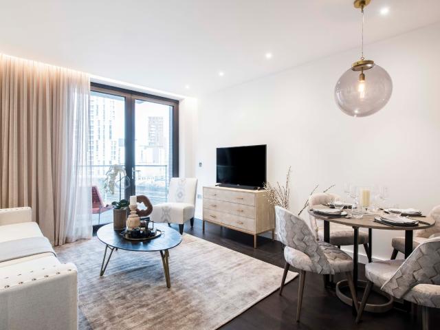 1 bedroom flat to rent on Charles Clowes Walk, London