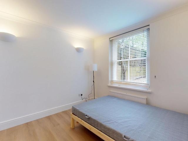 1 bedroom flat to rent on Cloudesley Place, London