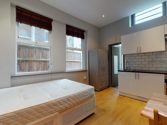 1 bedroom flat to rent on Fordwych Road, London