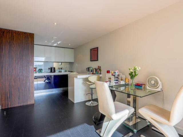 1 bedroom flat to rent on Gatliff Road, London