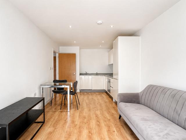 1 bedroom flat to rent on Headstone Road, London
