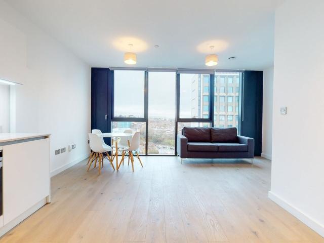 1 bedroom flat to rent on Highgate Hill, London