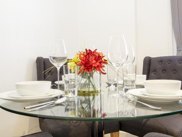 1 bedroom flat to rent on Hill Street, London