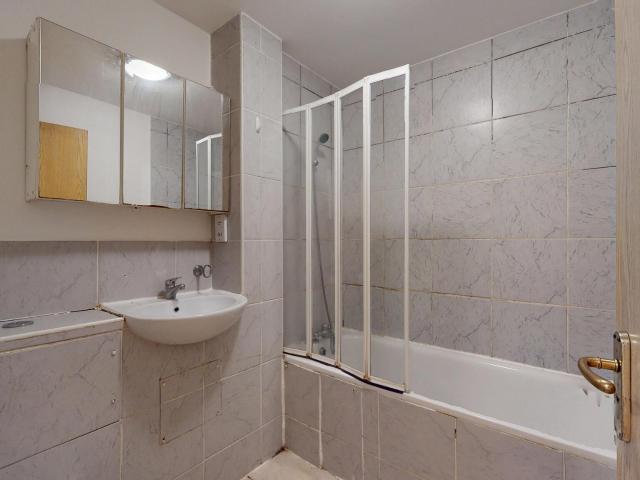 1 bedroom flat to rent on Laugan Walk, London