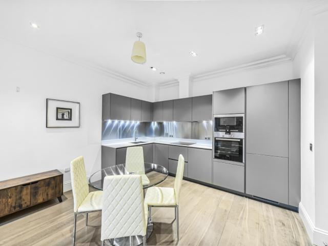 1 bedroom flat to rent on Leman Street, London