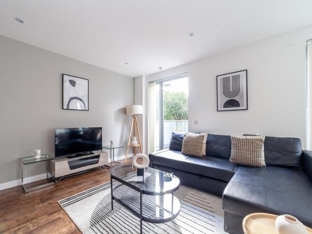 1 bedroom flat to rent on Lindfield Street, London