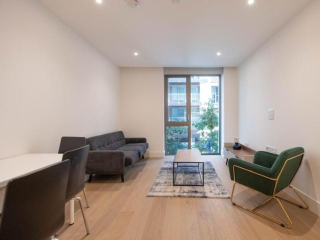 1 bedroom flat to rent on Palmer Road, London