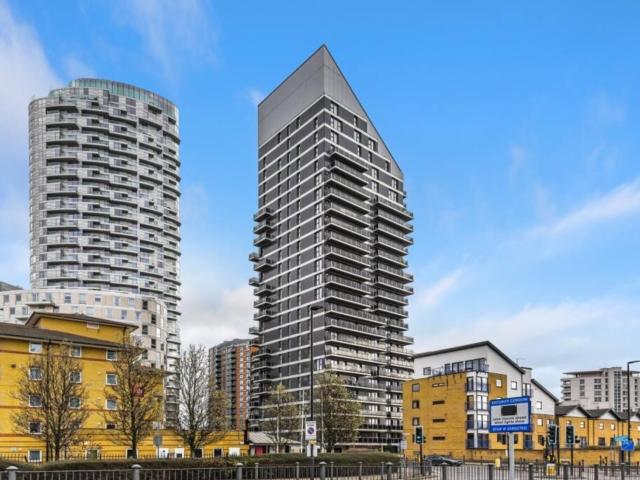1 bedroom flat to rent on Province Square, London