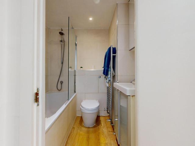 1 bedroom flat to rent on Sussex Place, London