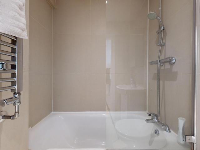 1 bedroom flat to rent on Seagrave Road, London