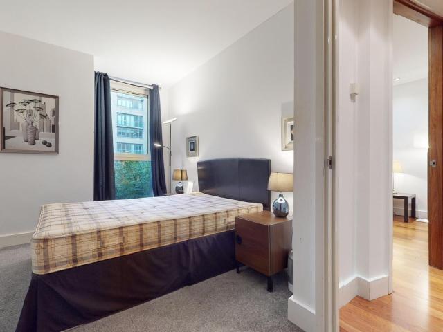1 bedroom flat to rent on South Wharf Road, London
