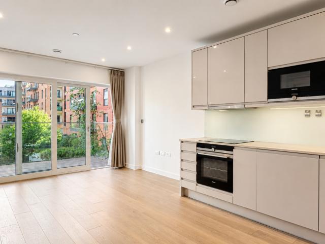1 bedroom flat to rent on Thonrey Close, London