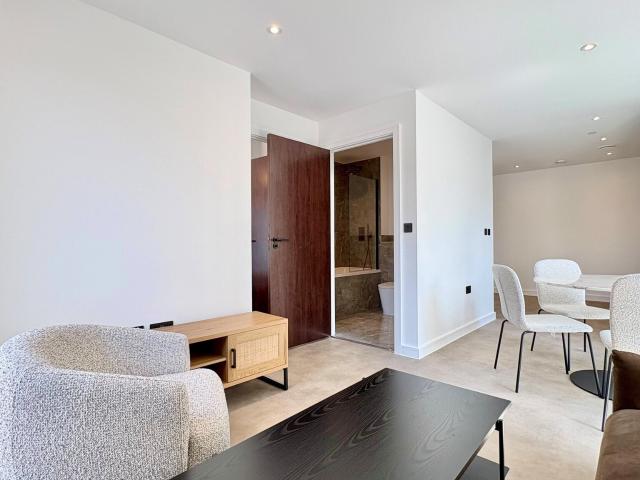 1 bedroom flat to rent on Windsor Bridge Road, Bath
