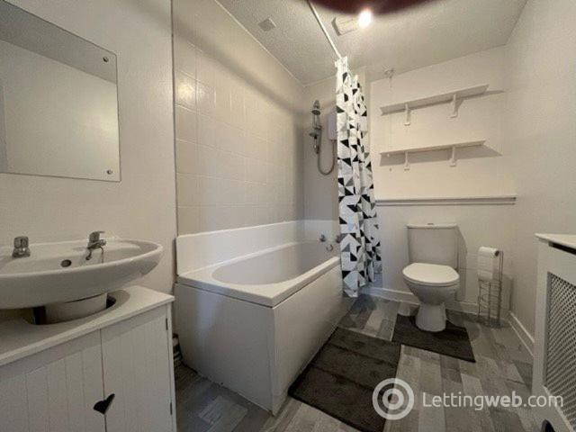 1 Bedroom Flat to Rent at Dundee/City Centre, Dundee, Dundee City, Maryfield, Tay Bridges, England