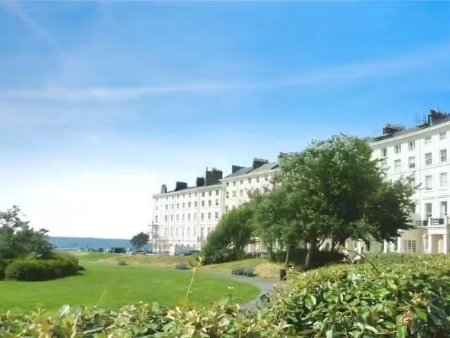 1 bedroom Flat to rent, Adelaide Crescent, Hove, BN3 £1,050 pcm
