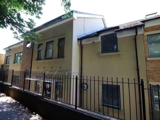 1 bedroom Flat to rent, Annabel Court, Dene Road, SP10 £875 pcm